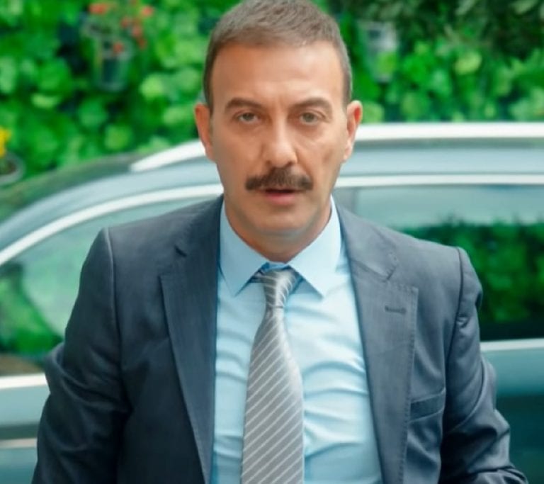 Koca Koca Yalanlar Oyuncuları Kadrosu ve Karakterleri