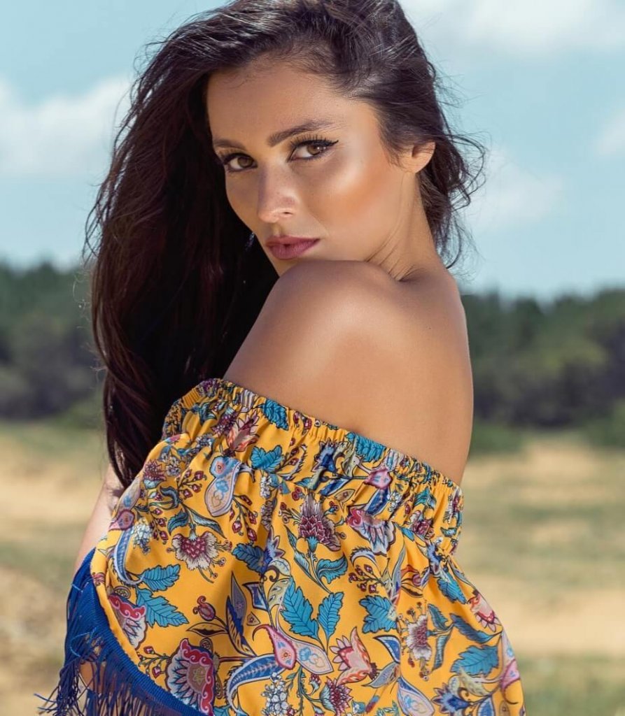 Erkenci Kuş Arzu Taş Kimdir? Ayşe Akın Kimdir? Kaç Yaşında? Sevgilisi Kim?