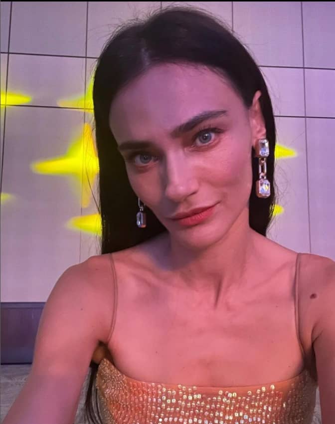 Dünyayı Değiştiren Ayten Oyuncuları (DisneyPlus)