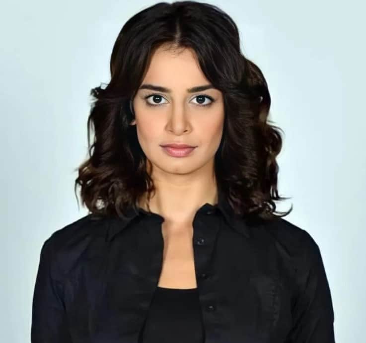 Dünyayı Değiştiren Ayten Oyuncuları (DisneyPlus)