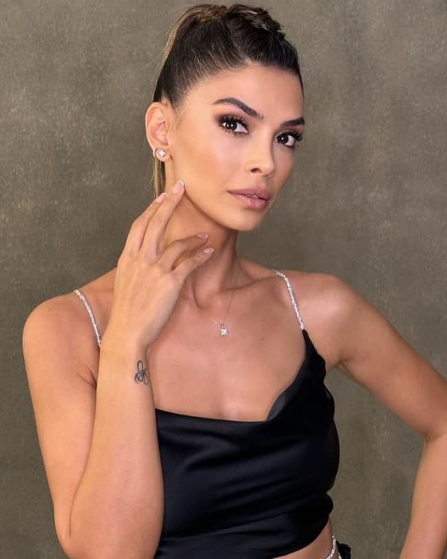 Bir Küçük Gün Işığı Feraye Kimdir? Eda Özerkan Kim?