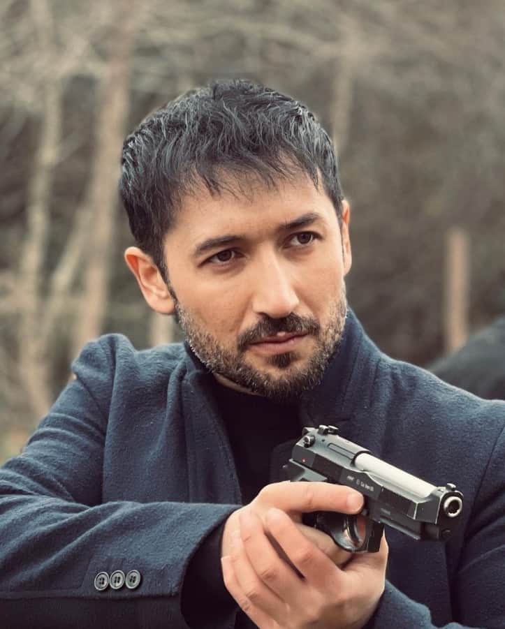 Money Talks Filmi Oyuncu Kadrosu (Para Konuşur Oyuncuları)