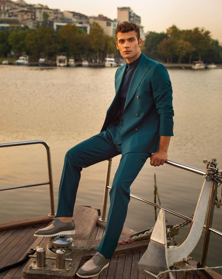 Dönence Dizisi Özgür Kimdir? Caner Topçu Sevgilisi