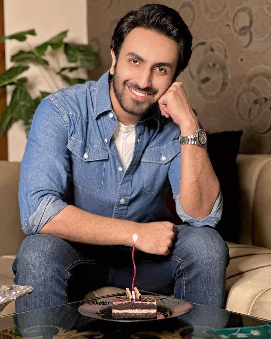 Yalnız Beni Sev Oyuncuları (Kanal 7 Pakistan Dizisi)