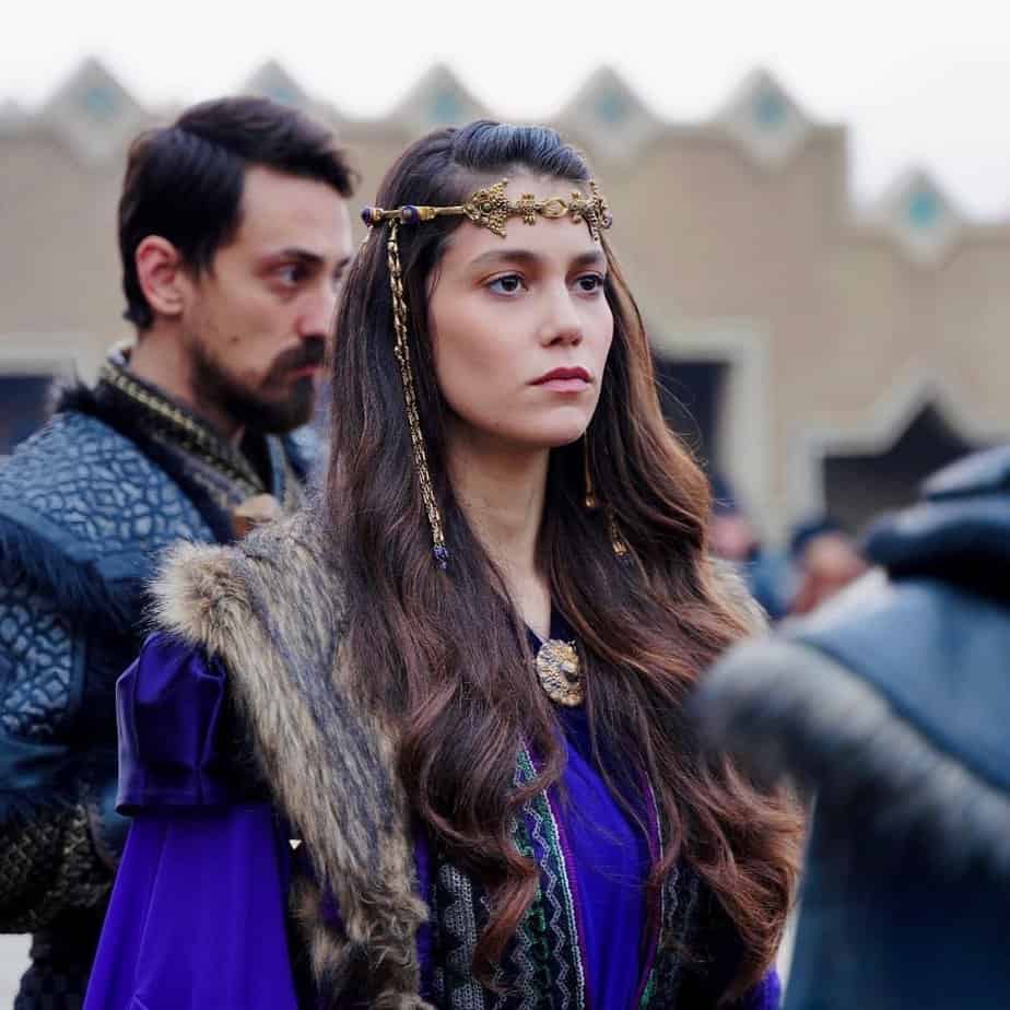 Kuruluş Osman Halofira Kimdir? Ecem Sena Bayır Kim? Sevgilisi