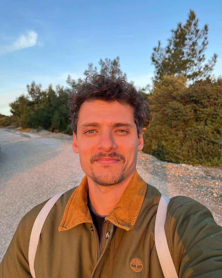 Hudutsuz Sevda Ferhat Kimdir? İskender’in Yeğeni Kim?