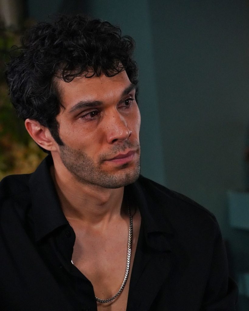 Yalan Dizisi Alaz Kimdir? Gurur Çiçekoğlu Biyografisi