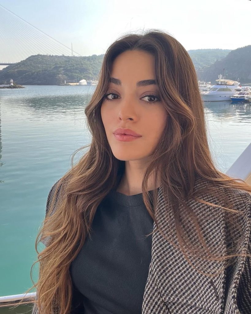 Aynadaki Yabancı Oyuncuları (Tam Liste Oyuncu Kadrosu)